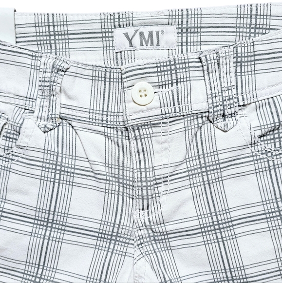 YMI | Shorts | Ymi Juniors Shorts Plaid Whitegray Size 5 | Poshmark